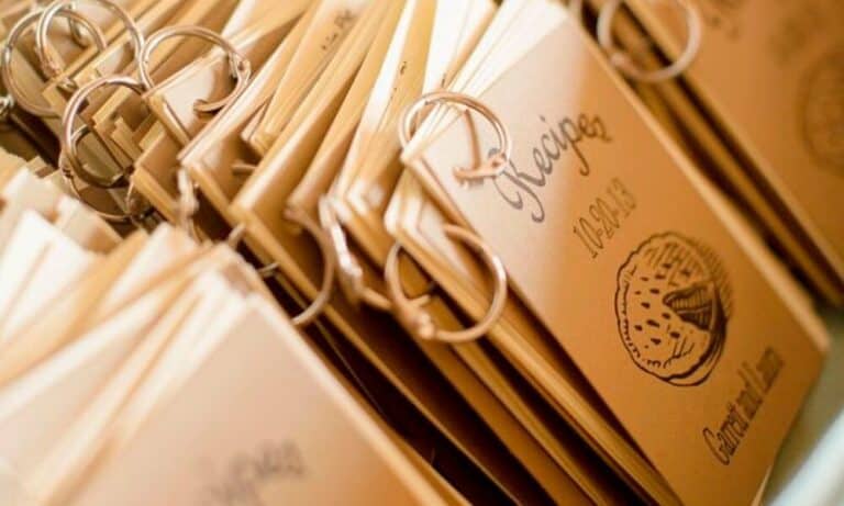 25 Unique Wedding Favors Your Guests Will Love - Finds For Her
