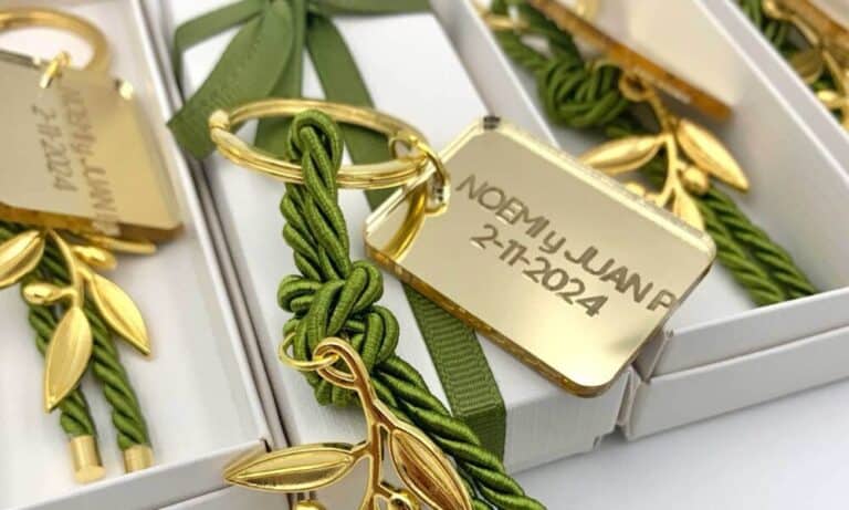 25 Unique Wedding Favors Your Guests Will Love - Finds For Her